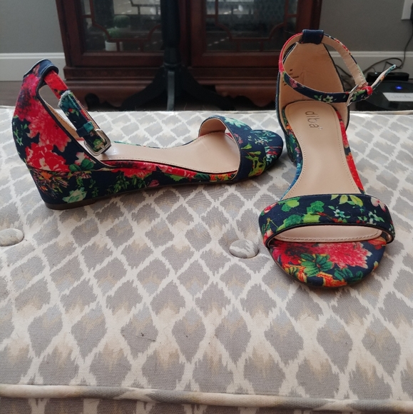 Diba | Shoes | Diba Floral Wedges | Poshmark